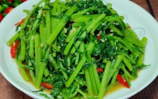 茼蒿炒肉茼蒿用焯水吗_焯水时间多久