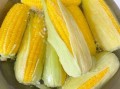玉米煮多少分钟就可以吃了_甜糯玉米煮多久才熟