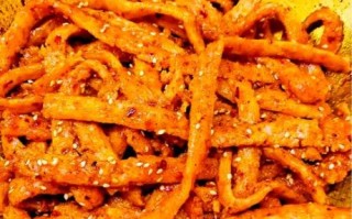用面粉在家怎么做辣条_自制辣条配方