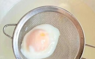 荷包蛋怎么煎不散_煎荷包蛋不粘锅技巧