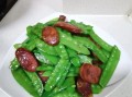 兰豆炒腊肠怎么做_兰豆炒腊肠的家常做法