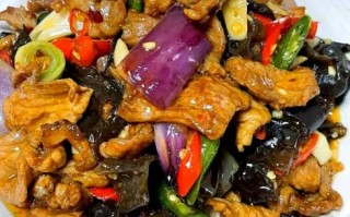 洋葱木耳炒肉怎么炒好吃_洋葱木耳炒肉用哪个部位肉