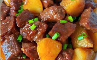 土豆烧牛肉怎么做_土豆烧牛肉的家常做法