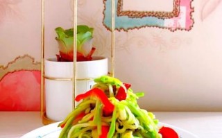 西葫芦丝凉拌怎么做_西葫芦凉拌要不要焯水