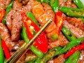 青椒牛肉怎么炒才嫩_青椒牛肉做法窍门