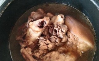 蹄膀汤最简单的做法_蹄膀汤怎么炖不腥