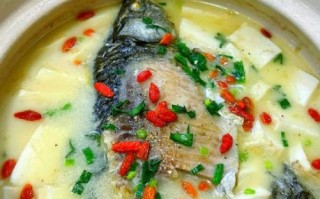 鲫鱼炖豆腐汤怎么做好吃_鲫鱼豆腐汤去腥技巧