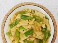 炒干豆腐怎么做好吃_干豆腐炒什么配菜更香