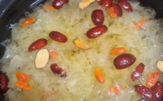 鲜银耳怎么做好吃_鲜银耳炖汤的做法