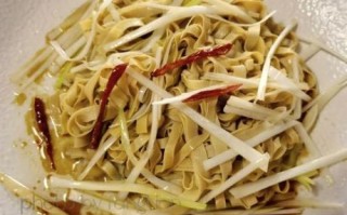 葱油豆腐皮怎么做_葱油豆腐皮的做法窍门