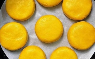 南瓜饼怎么做才软糯_南瓜饼不吸油技巧