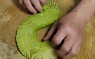 蓑衣刀法怎么切萝卜_蓑衣刀法切萝卜技巧