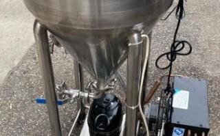 自酿鲜啤酒设备多少钱_家用小型精酿啤酒机价格