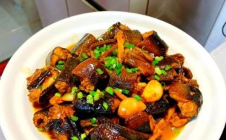 黄鳝怎么做好吃_爆炒黄鳝的家常做法