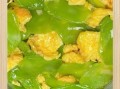 莴笋炒鸡蛋怎么炒才脆嫩_莴笋炒鸡蛋要不要焯水