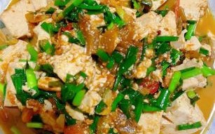 炖豆腐怎么做好吃窍门_炖豆腐不碎不散的秘诀