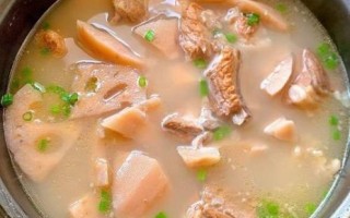 猪骨莲藕汤的做法_莲藕汤怎么炖才粉糯