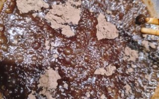 黑凉粉怎么做_黑凉粉做法步骤详解