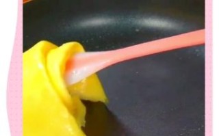 蛋卷肉的家常做法_蛋卷肉怎么卷不散