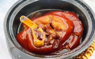 蹄膀炖汤加什么好吃_蹄膀汤放什么食材更香