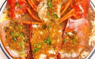 大龙虾怎么做好吃又简单_清蒸蒜蓉大龙虾做法