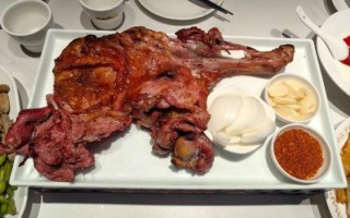 碳烤羊腿怎么腌制才入味_正宗碳烤羊腿腌制方法