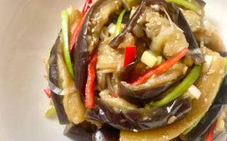 凉拌茄子怎么做_凉拌茄子需要蒸多久