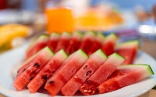 西瓜创意水果拼盘怎么做_适合夏天宴客吗