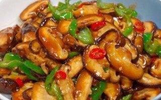 香菇跟什么素炒好吃_香菇素炒最佳搭配