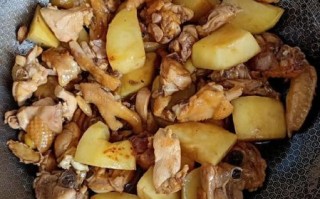 土豆炖鸡怎么做好吃_家常土豆炖鸡的做法