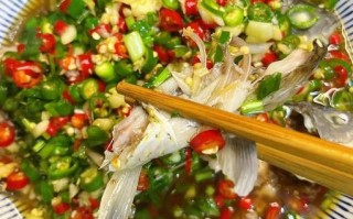 凉拌鲫鱼怎么做_正宗川味做法步骤