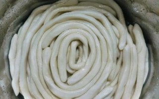 如何做出劲道面条_家庭手工拉面怎么做