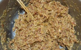 酸菜馅饺子怎么调馅_酸菜饺子馅的正宗做法