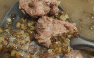 绿豆排骨汤怎么炖好喝_绿豆排骨汤的做法窍门