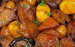 板栗炖鸡块的家常做法_怎样炖才入味