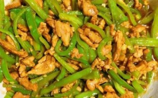 青椒炒肉丝怎么做_青椒炒肉丝家常做法