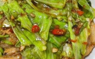包菜炒回锅肉怎么炒好吃_包菜炒回锅肉要不要焯水