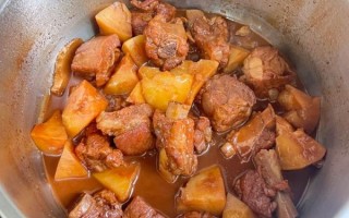 排骨土豆怎么做好吃_排骨土豆的家常窍门