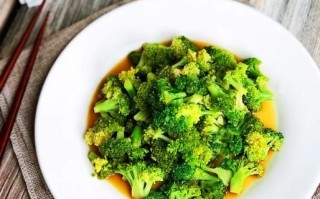 凉拌西兰花怎么做_西兰花焯水几分钟才脆