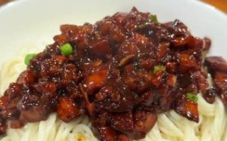 肉丁炸酱怎么做_炸酱面肉丁怎么炒