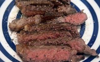 黑椒牛排怎么做_黑椒牛排腌制多久才入味