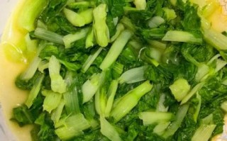 小青菜怎么炒才翠绿_小青菜焯水几分钟
