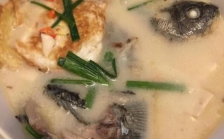鲫鱼豆腐汤怎么炖才白_鲫鱼豆腐汤的做法窍门