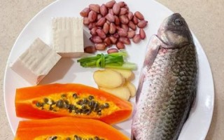 鲫鱼炖豆腐有什么功效_鲫鱼炖豆腐适合什么人吃