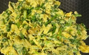 芹菜叶炒鸡蛋怎么做_芹菜叶炒鸡蛋的营养价值