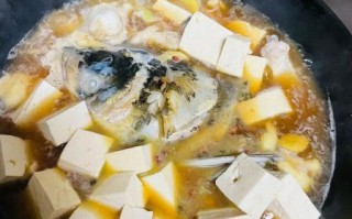 鲢鱼炖豆腐怎么做好吃_鲢鱼炖豆腐的窍门