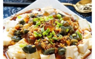 皮蛋豆腐凉拌怎么做_皮蛋豆腐凉拌需要焯水吗