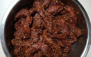 风干自制五香猪肉干怎么做_风干自制五香猪肉干保存多久