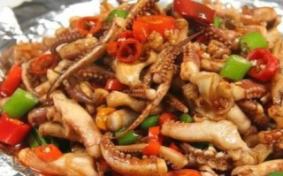 铁板鱿鱼怎么做好吃_家庭铁板鱿鱼做法
