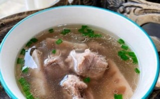 莲藕排骨汤怎么炖好喝又营养_莲藕排骨汤的做法窍门